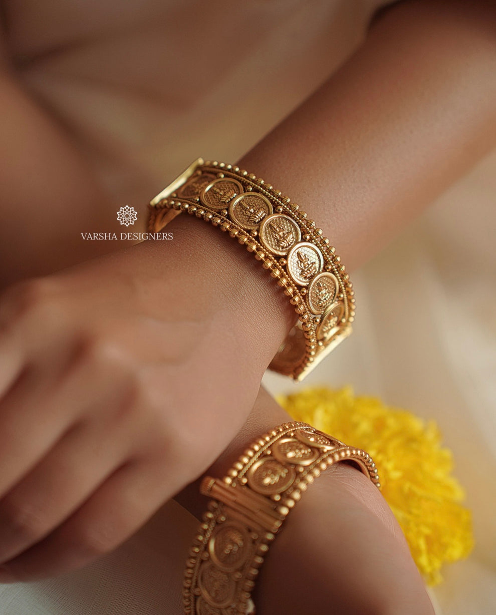 Antique Lakshmi Kasu Kada Bangles – Varsha Designers