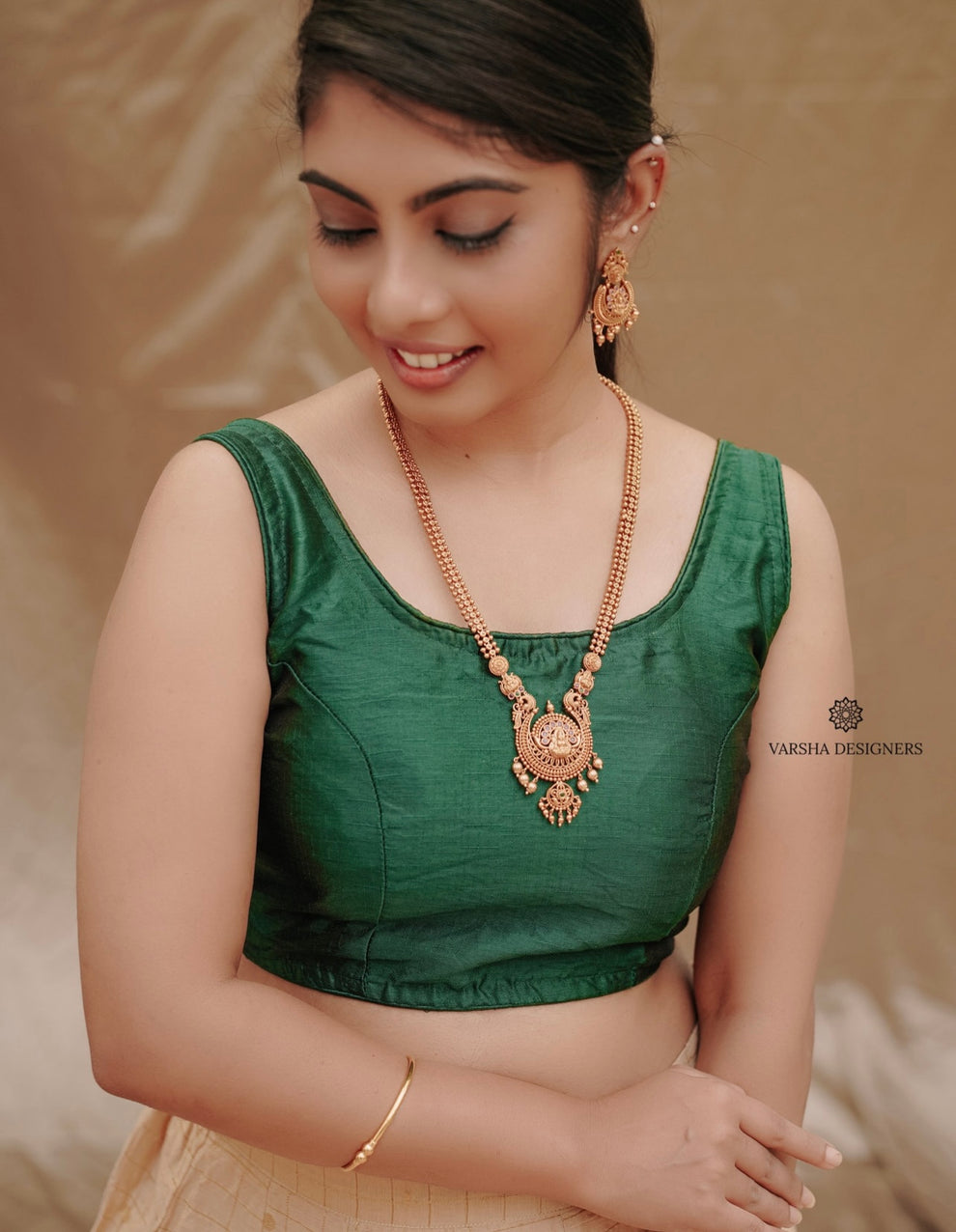 Matte Finish Temple Long Haram – Varsha Designers